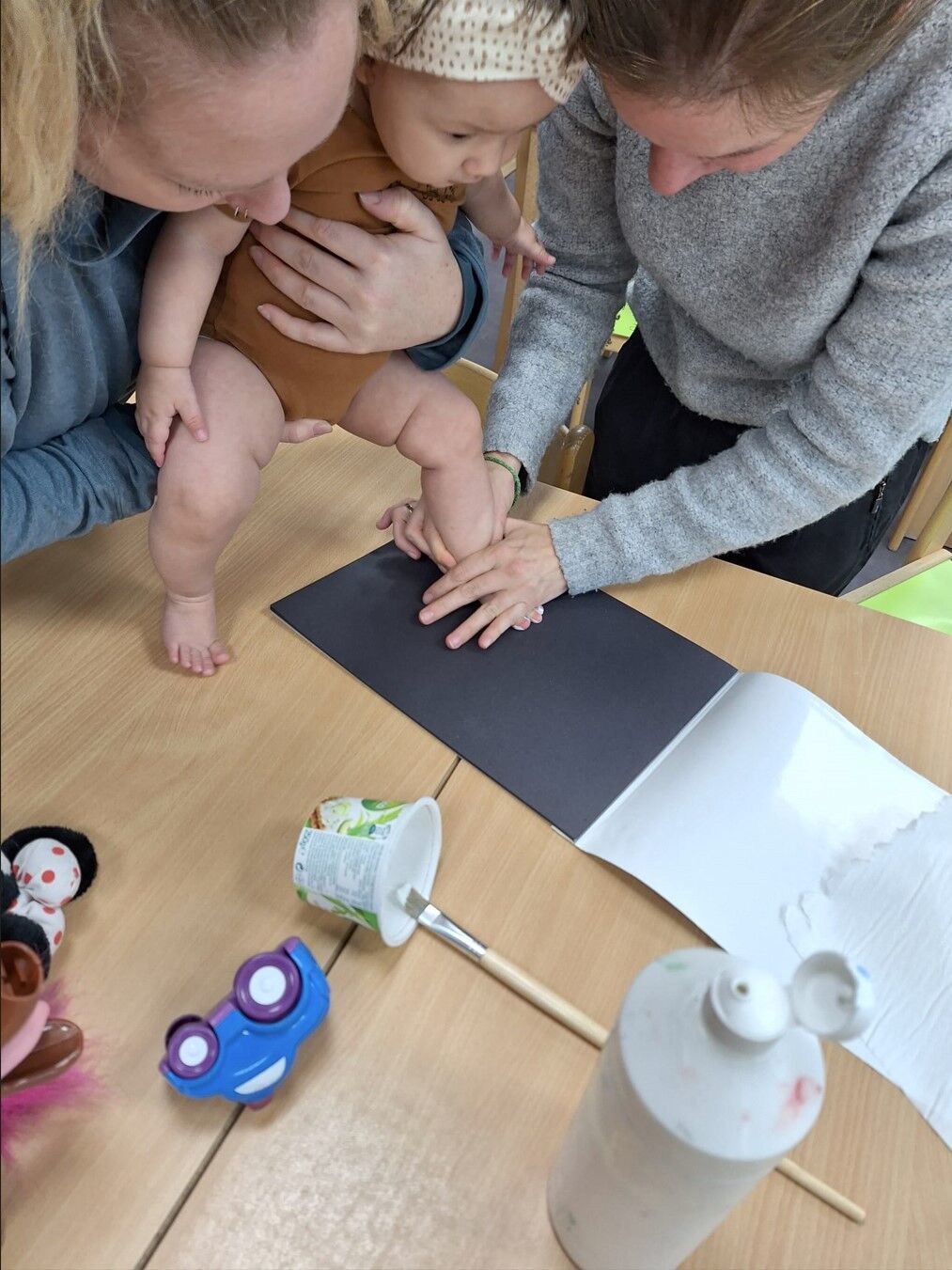 Kabas - samen spelen, knutselen, lezen... babbelen en een tas koffie ...